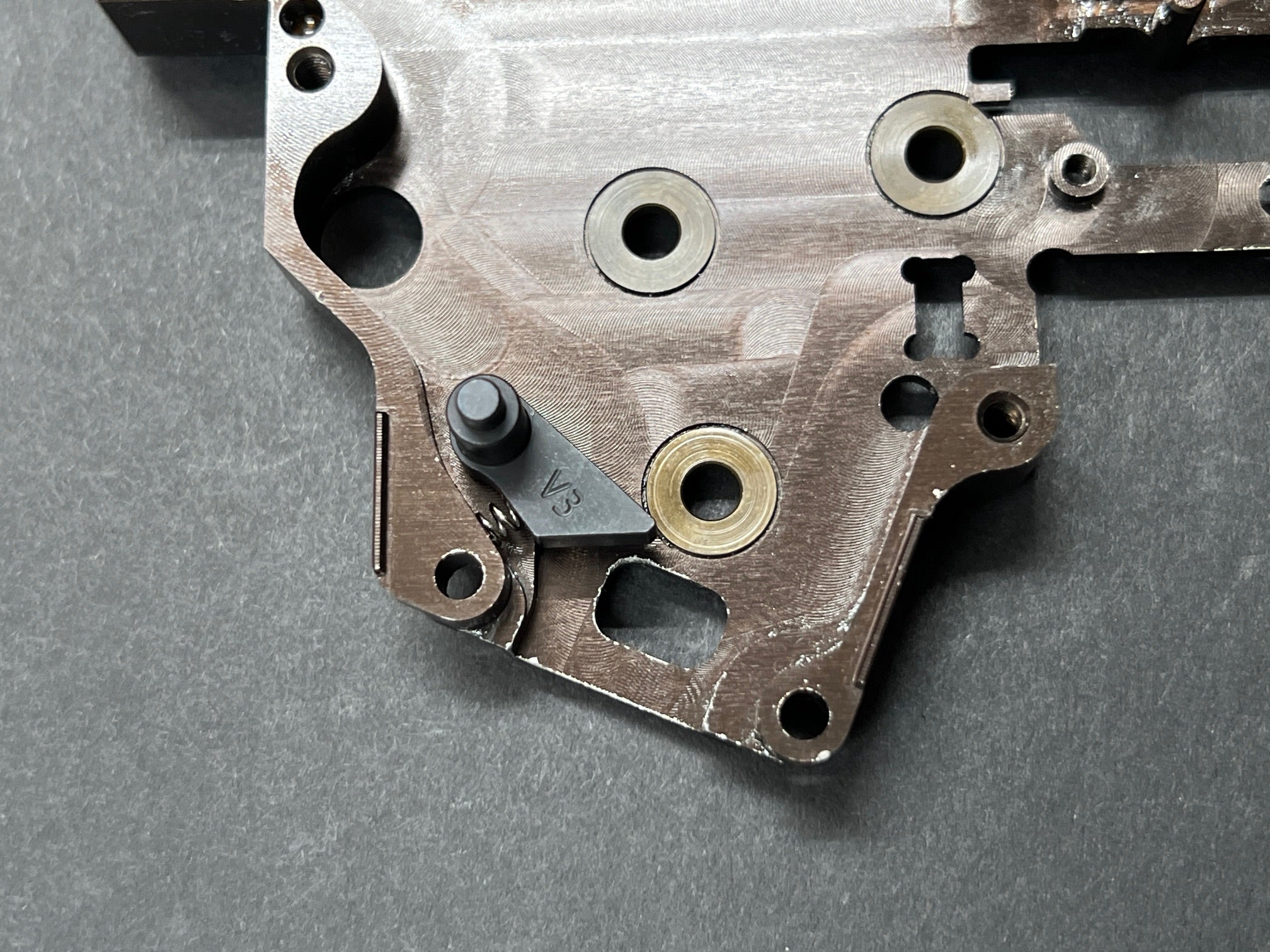 【RETRO ARMS】CNC Anti-Reversal COMPRING Latch for RA V3 gearbox – ROCK-et